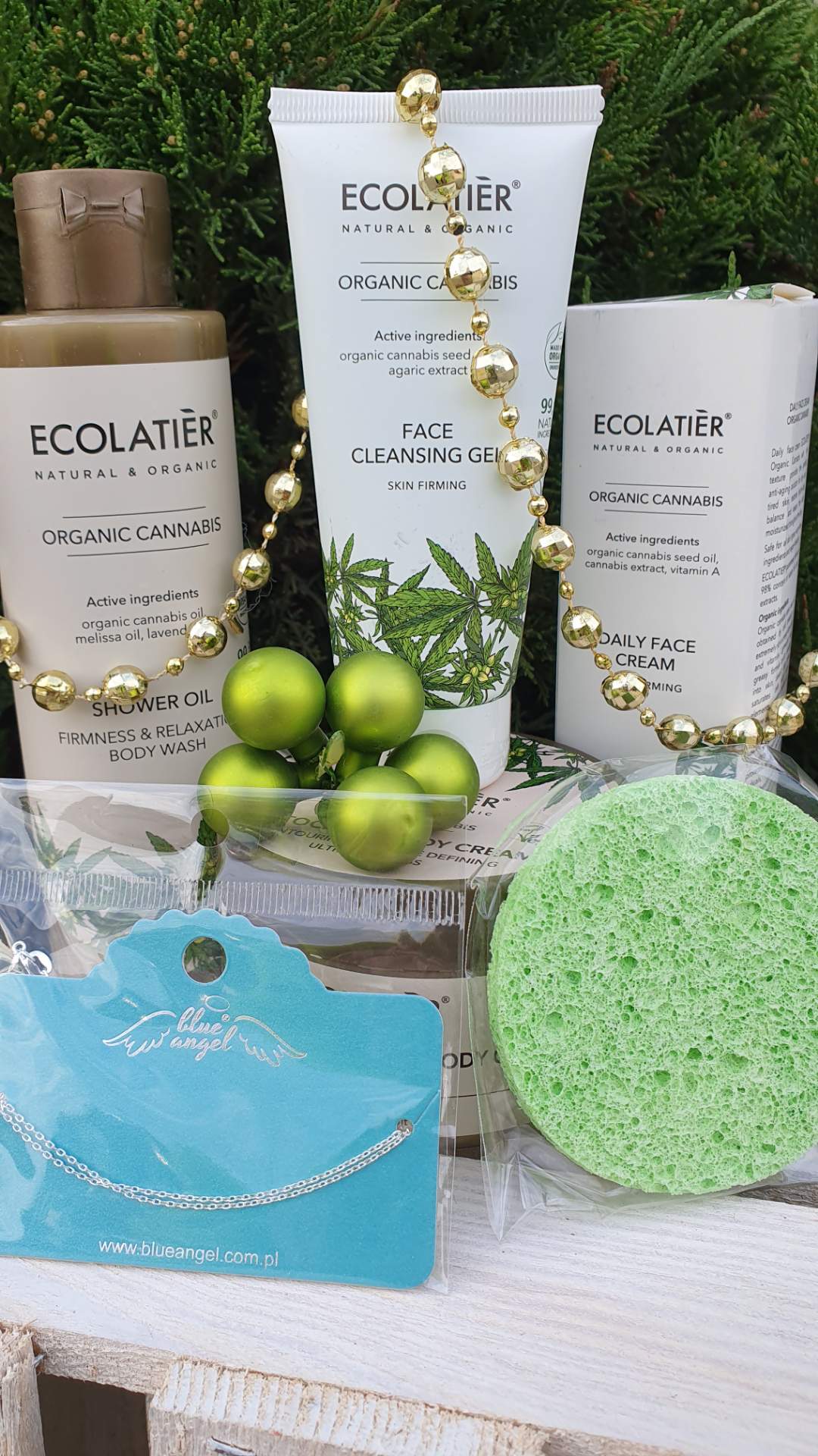 Naturalne kosmetyki i nie tylko – Skarby UrodyZestaw Prezentowy do pielęgnacji twarzy i ciała ...