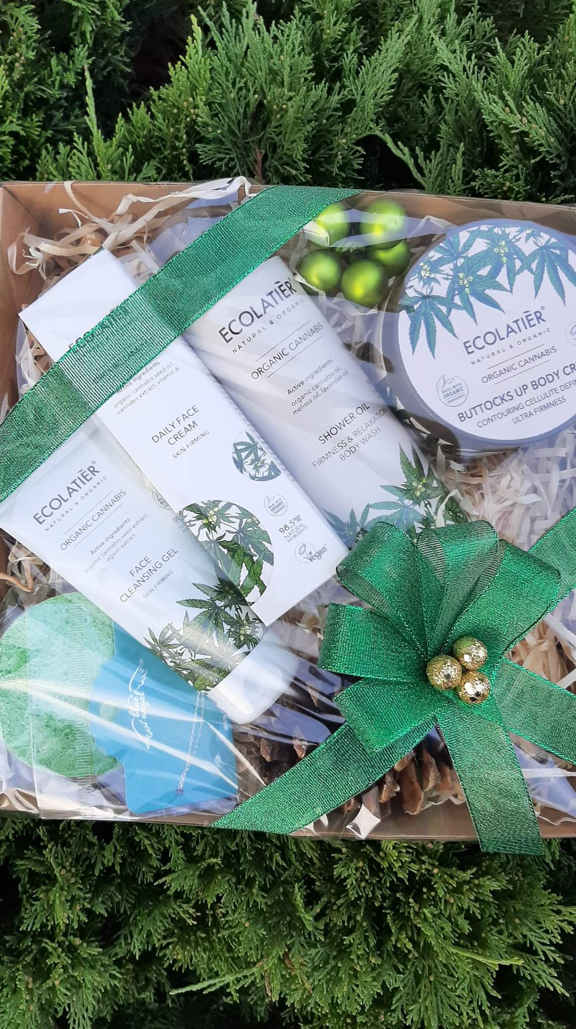 Naturalne kosmetyki i nie tylko – Skarby UrodyZestaw Prezentowy do pielęgnacji twarzy i ciała ...