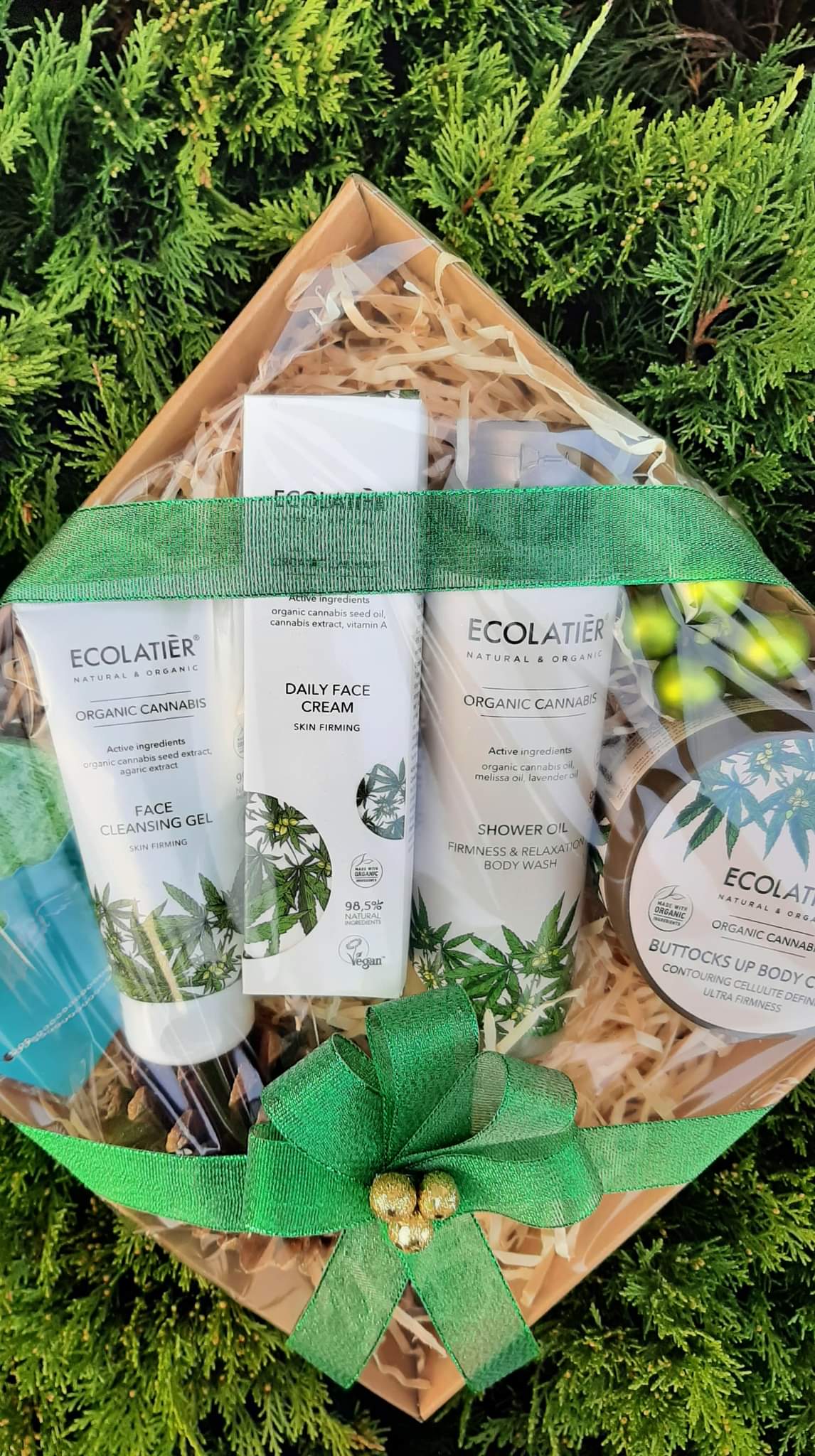 Naturalne kosmetyki i nie tylko – Skarby UrodyZestaw Prezentowy do pielęgnacji twarzy i ciała ...